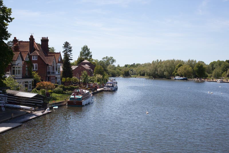 Views Along the Thames at Marlow in Buckinghamshire, UK Editorial Stock ...