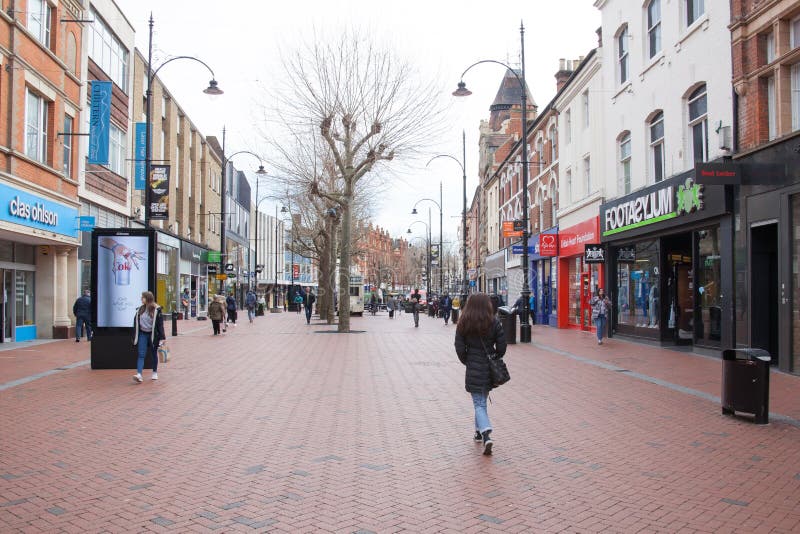 Views of Broad Street in Reading, Berkshire in the UK Editorial ...