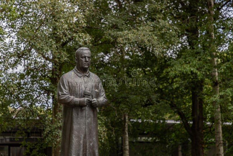 Vigeland or Frogner Park - Gustav Vigeland Statue Editorial Photography ...