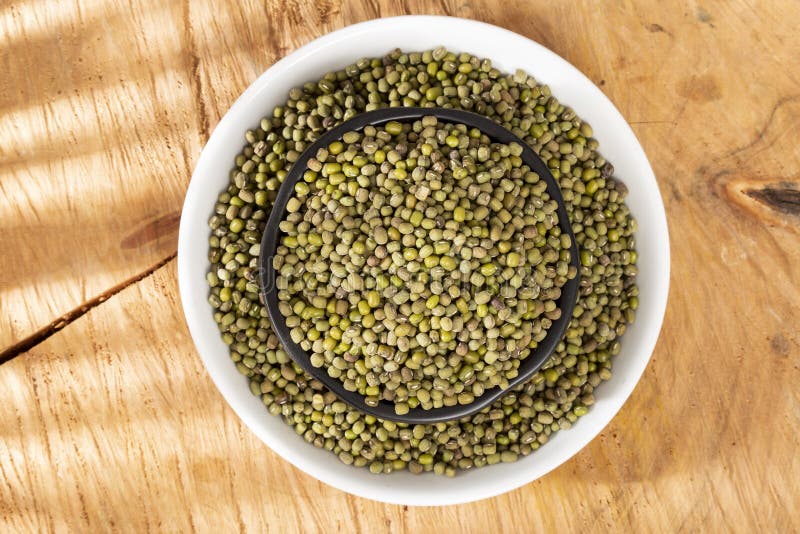Vigna Radiata - Raw Organic Green Mung Beans Stock Photo - Image of ...
