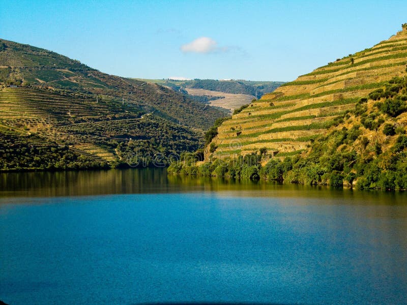Il Fiume Douro in Una Delle Migliori Fotografia Stock - Immagine di ...