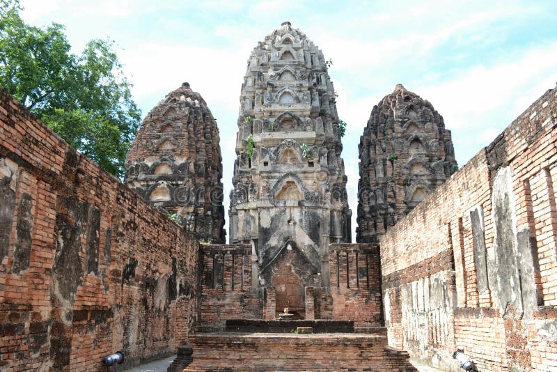 Vihara foto de archivo. Imagen de qué, provincia, tailandia - 76674526