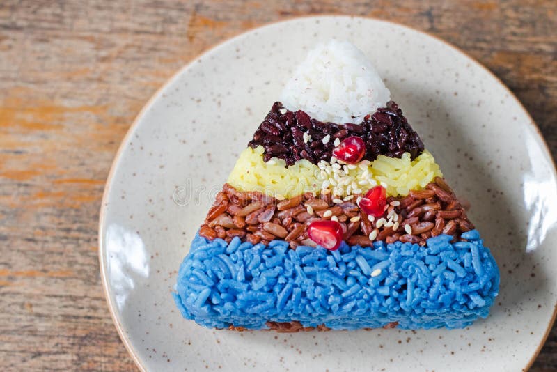 Vijf kleuren van rijst stock foto. Image of ontbijt, rijst - 84532818