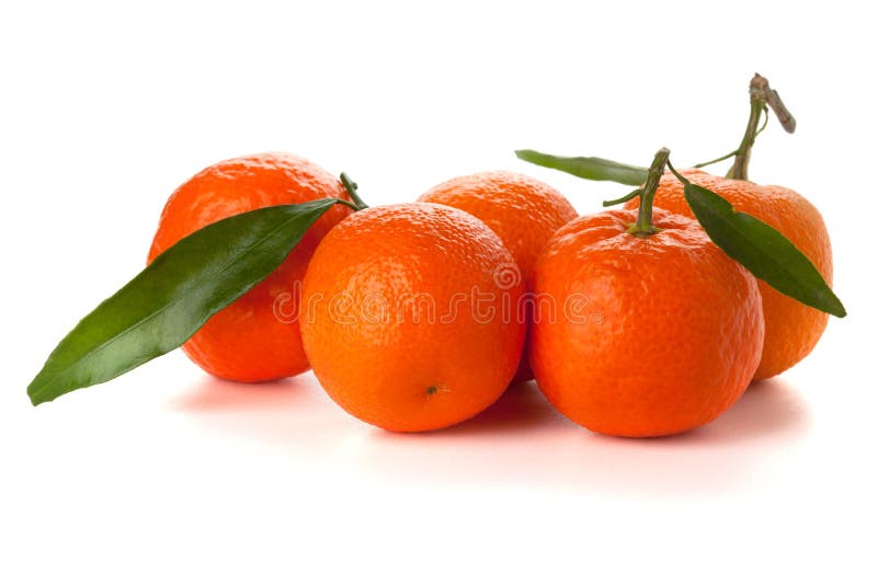 Vijf rijpe mandarijnen stock afbeelding. Image of ingrediënt - 18480137