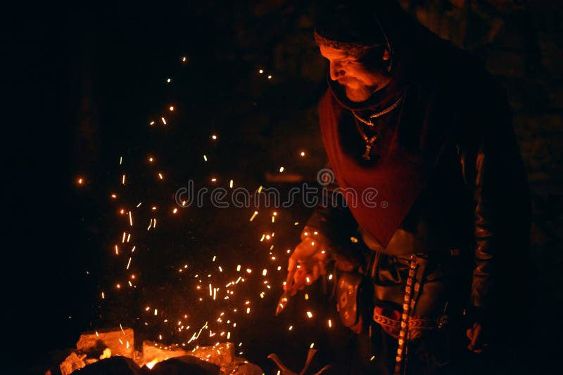 Viking-smid redactionele stock foto. Image of kleren - 132381358