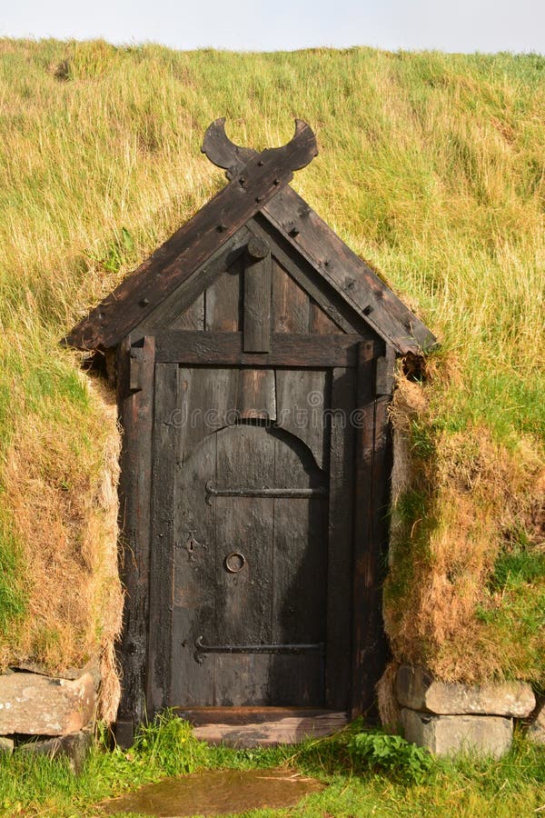Viking Door fotografering för bildbyråer. Bild av fotvandra - 102206337