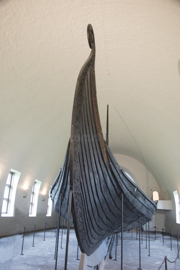 Okręt Wikingowy Oseberg W Muzeum Okrętu Wikingowego Oslo Norway Zdjęcie ...