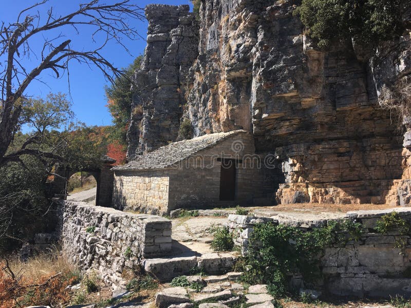Lago Papiko Grecia imagen de archivo. Imagen de verde - 102754851