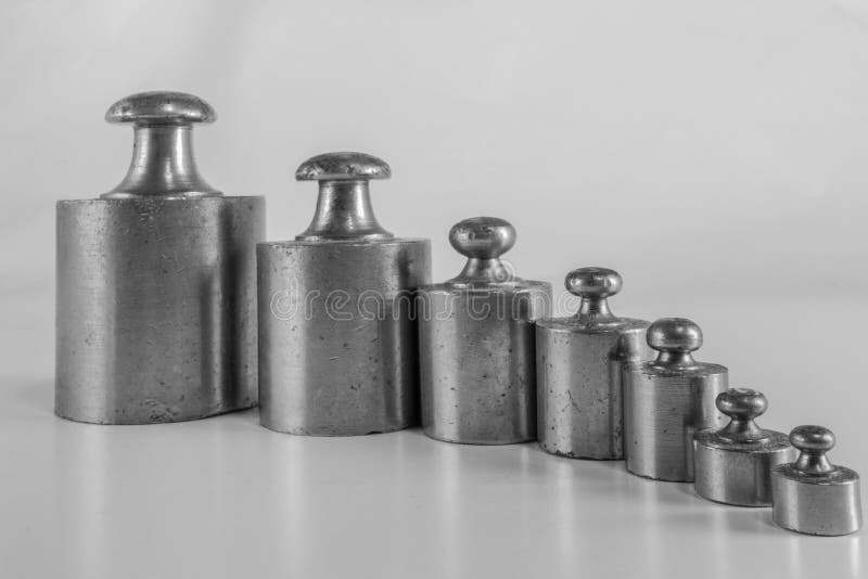 Vikter för jämvikt arkivfoto. Bild av isolerat, instrument - 89475022