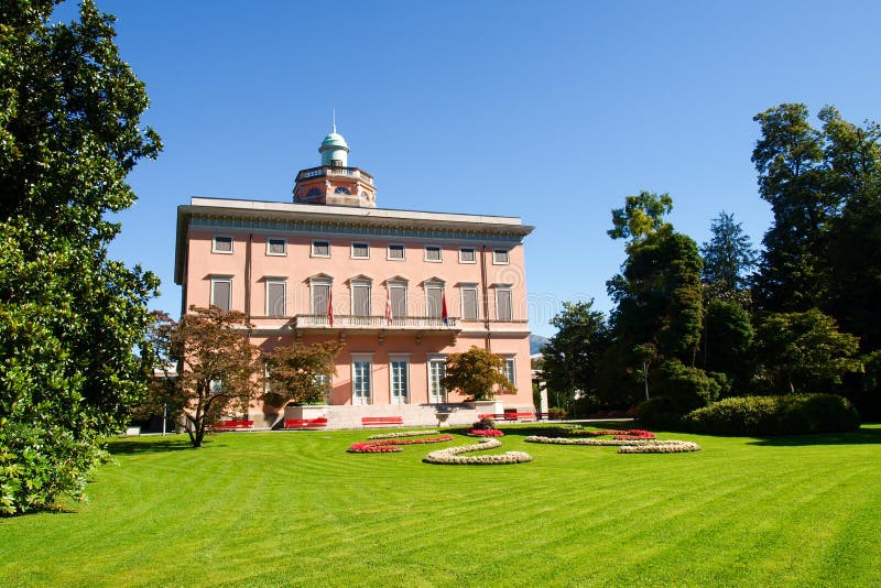 Villa Ciani Dentro Il Giardino Botanico Fotografia Editoriale ...