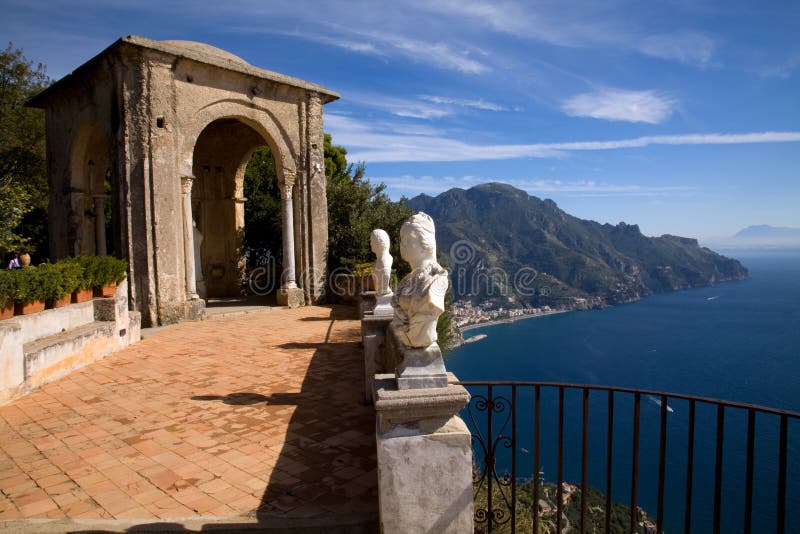 Villa Cimbrone fotografia stock. Immagine di panorama - 68543222