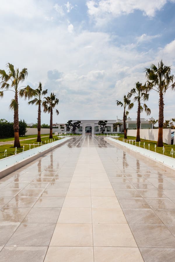 Villa driveway stock image. Image of executive, palace - 39452905