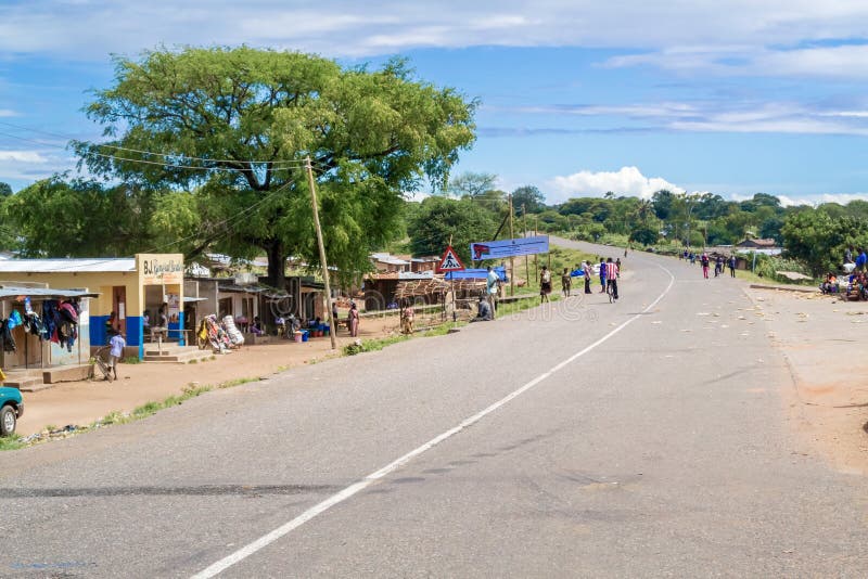 Village de Ngara au Malawi image stock éditorial. Image du campagne ...