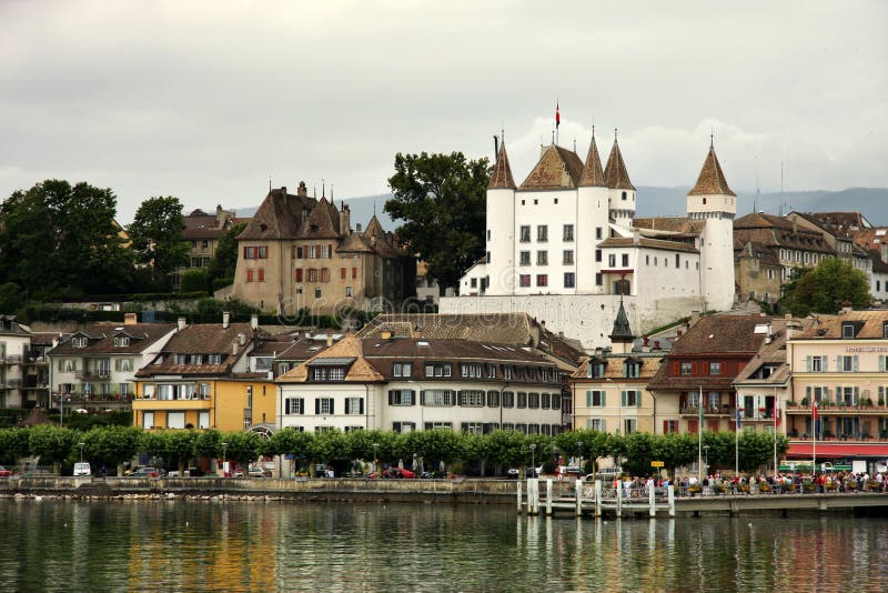 Nyon, Suisse image stock. Image du lakefront, waterfront - 12413511