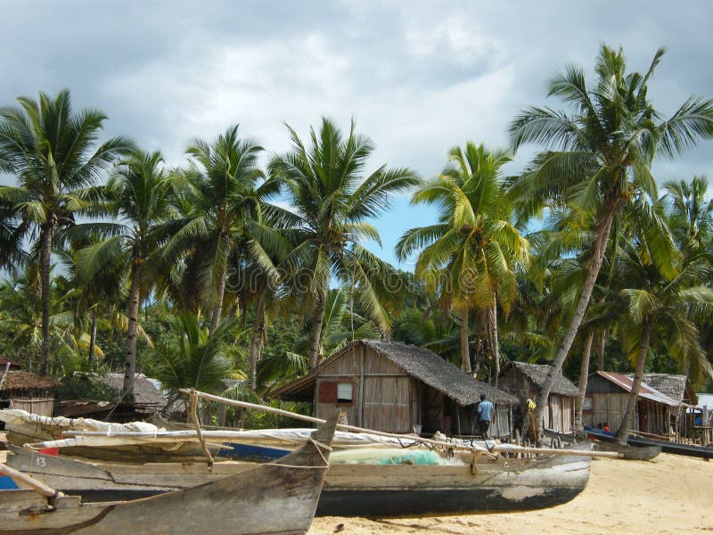 Petit village malgache photo stock. Image du constructions - 17618718