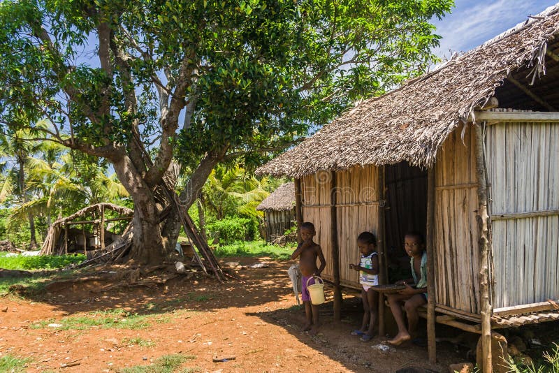 Village Et Paysage Du Madagascar Photo stock éditorial - Image du ...