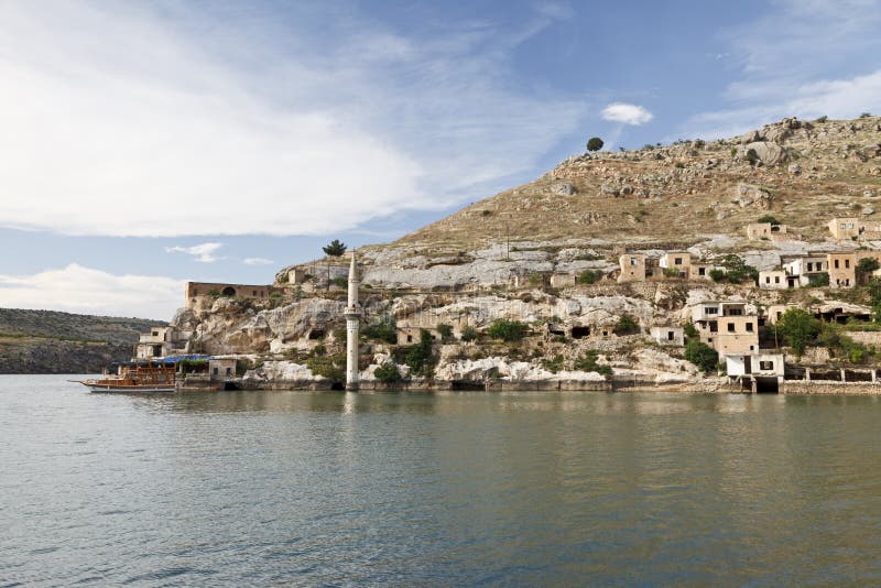 Villaggio Incavato in Halfeti, Urfa Immagine Stock - Immagine di ...