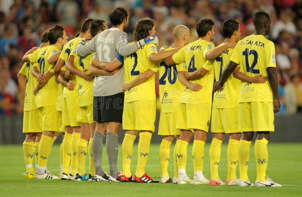 Villarreal Team in Silence Minute Editorial Photography - Image of ...