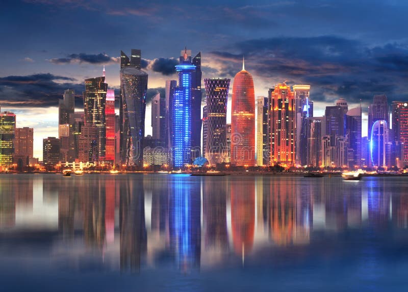 Ville De Doha La Nuit, Qatar Image stock - Image du secteur, lumières ...