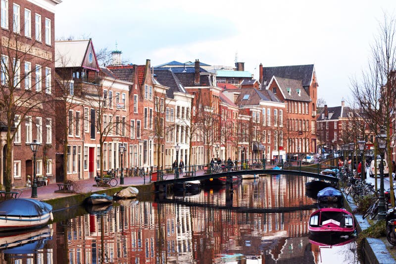 Leyde photo stock éditorial. Image du gens, fleuve, vieux - 39110348