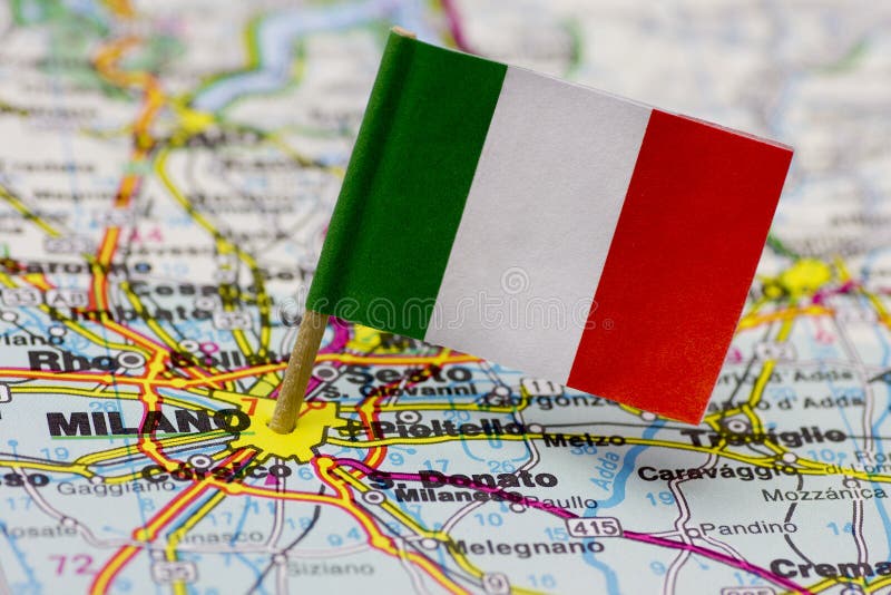Ville De Milan Avec Le Drapeau Italien Image stock - Image du idées ...