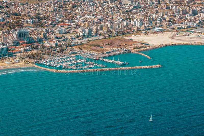 Ville De Port Maritime De Larnaca, Chypre Photo stock - Image du plage ...