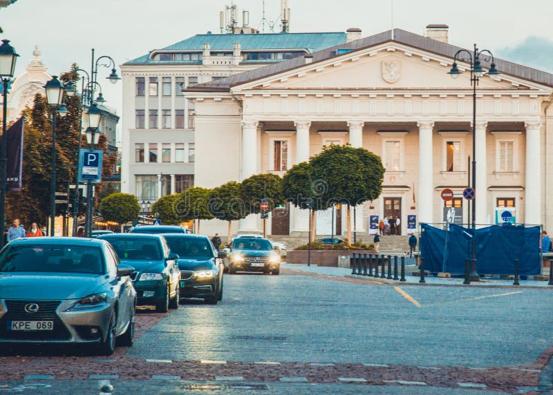 Plaza Vilnius Rotuse, Lituania Imagen editorial - Imagen de capital ...