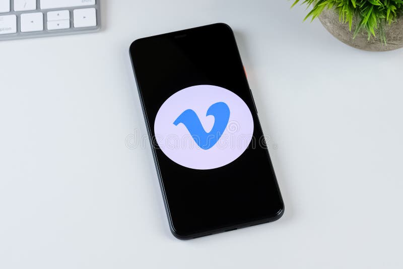 Vimeo App Logo on a Smartphone Screen. Editorial Stock Image - Image of ...