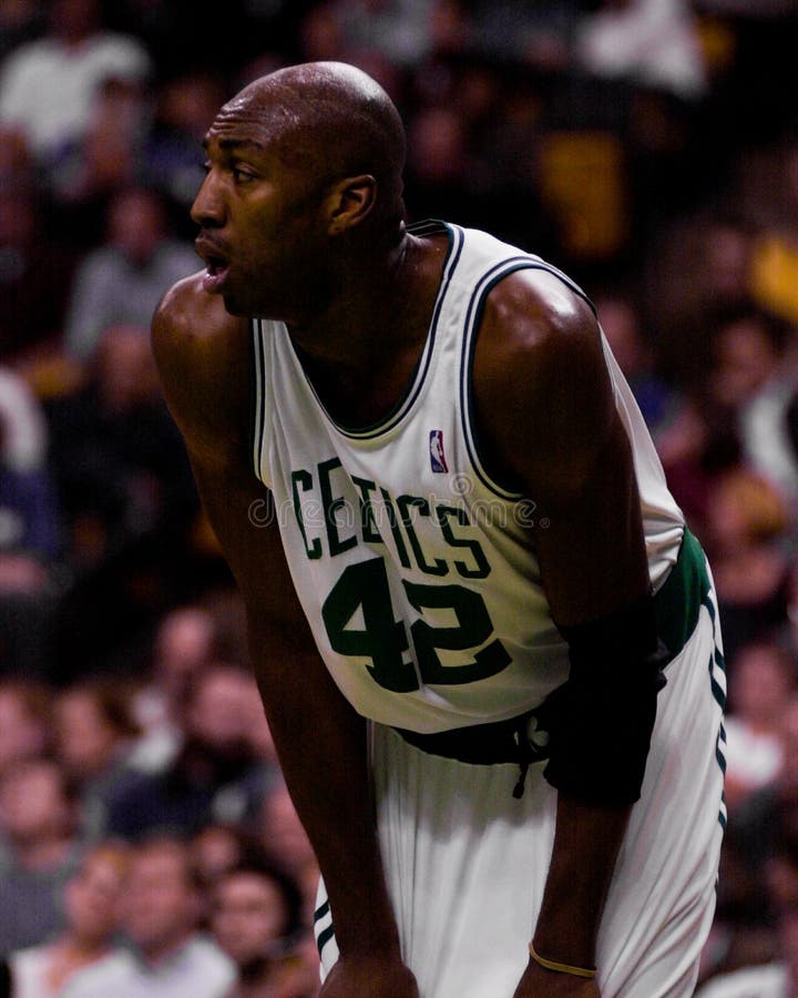 Vin Baker, Boston Celtics editorial photo. Image of forward - 44363901