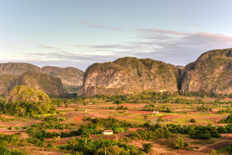 Vinales-Tal-Panorama - Kuba Stockfoto - Bild von bewirtschaften, grün ...