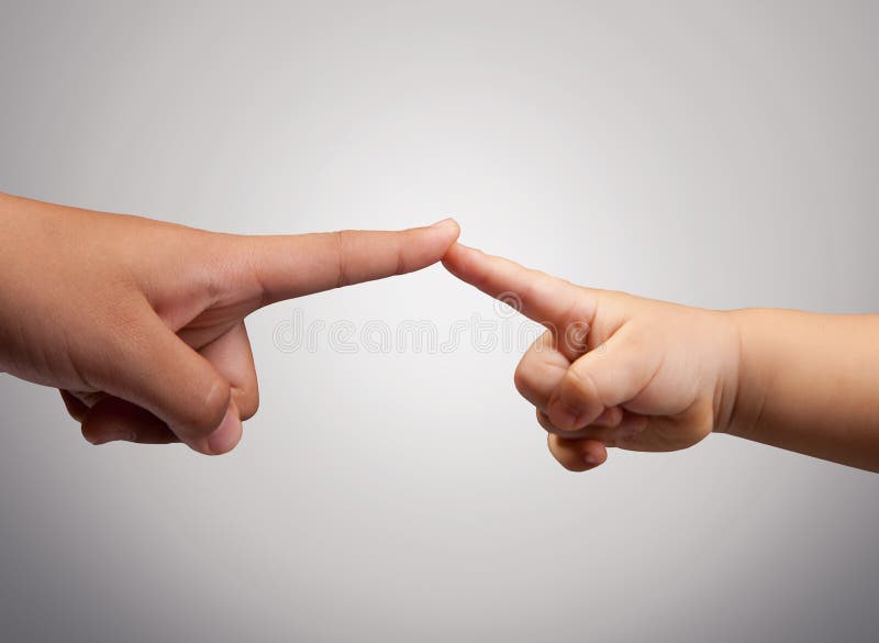 Vinger Van Kind En Volwassene Stock Afbeelding - Image of familie ...