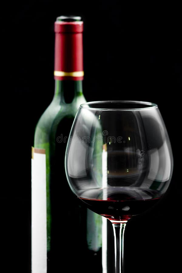 Vinho e vidro foto de stock. Imagem de qualidade, etiqueta - 1466186