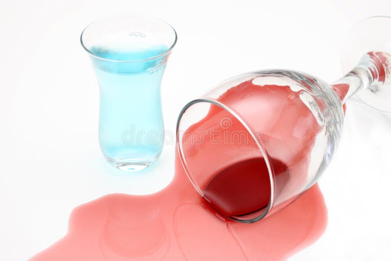 Vino derramado imagen de archivo. Imagen de bebidas, derramado - 9271839