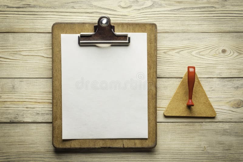 Vintage Alert Icon: a Retro Clipboard with Exclamation Mark for Error ...