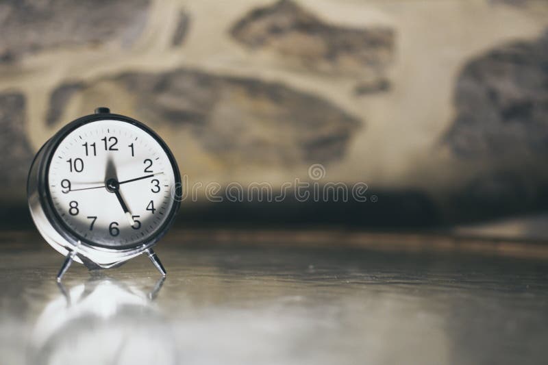 Vintage Analog Clock Showing Time Stock Photo - Image of oldfashioned ...