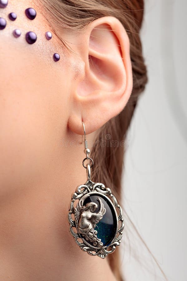 Vintage Black Stone Ear Ring Stock Image - Image of color, black: 43447539