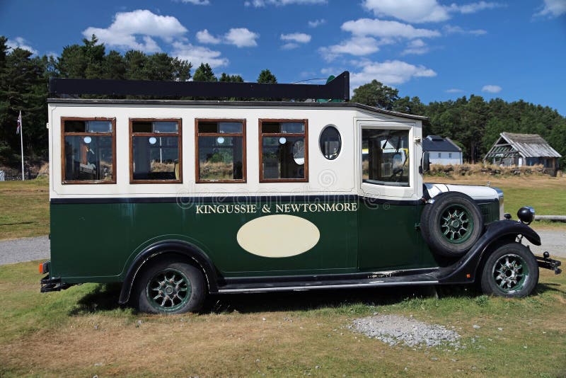 Vintage bus editorial photo. Image of vintage, green - 32469311