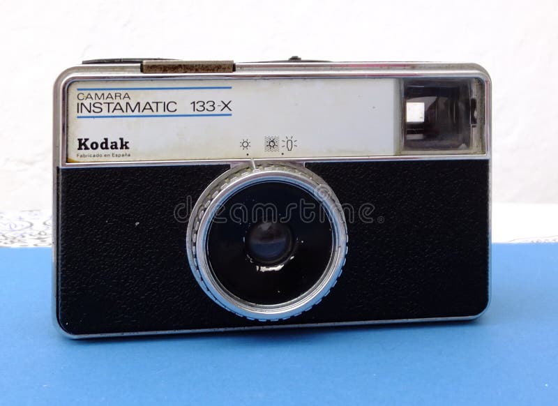 Kodak Instamatic 133X Vintage Compact Camera Editorial Photo - Image of ...