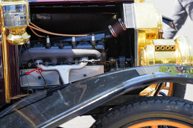 949 Vintage Car Engine Compartment Stock Photos - Free & Royalty-Free ...