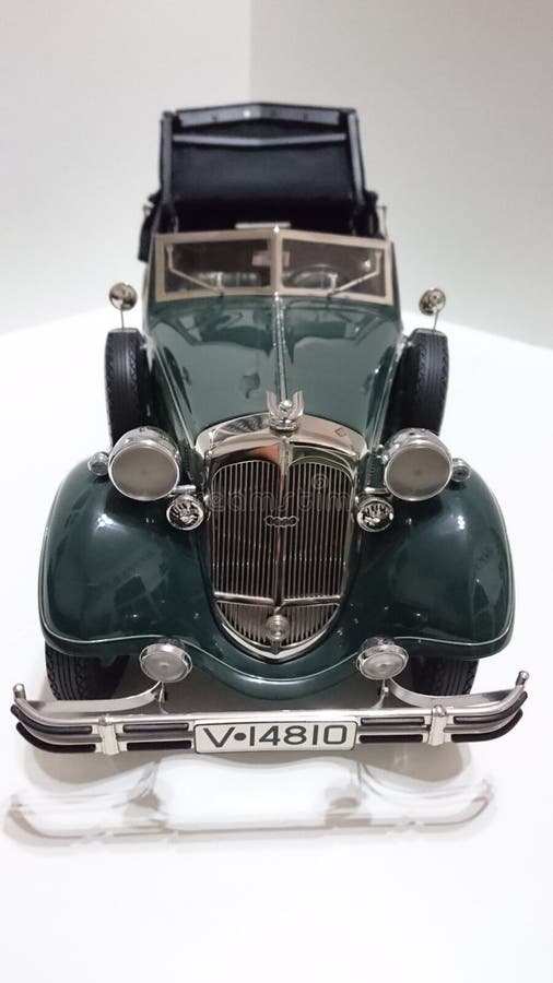 Horch 853 diecast model editorial photography. Image of display - 103521352