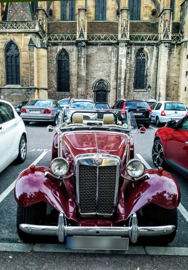 Vintage car in town editorial photo. Image of vintage - 139471571