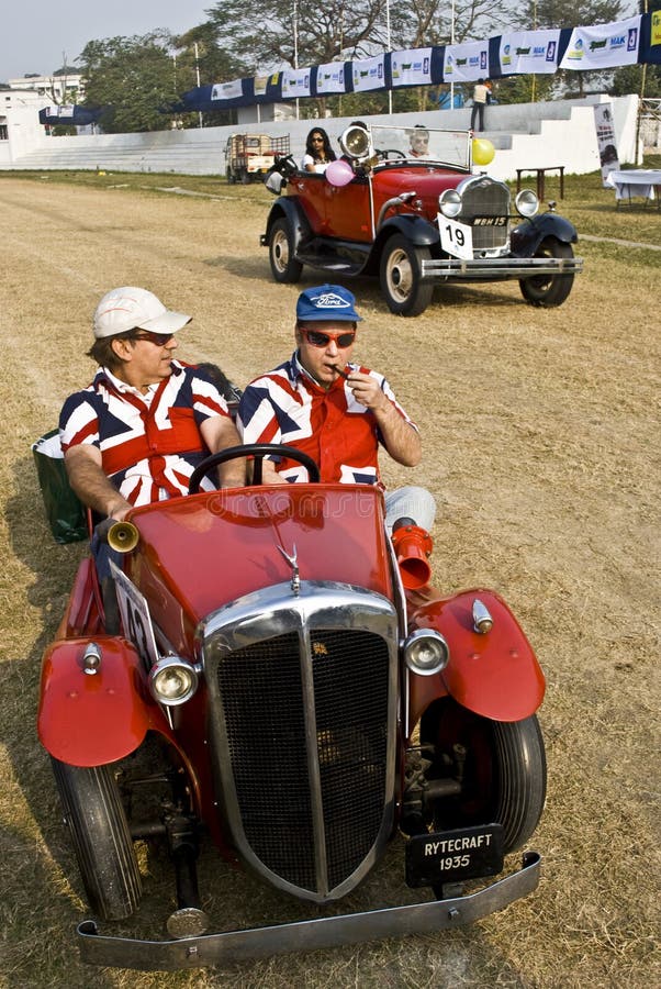 Vintage car rally in India editorial photography. Image of hold - 20376327