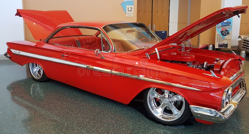 Vintage Chevrolet Chevy Impala Red Car Redaktionelles Stockfoto - Bild ...