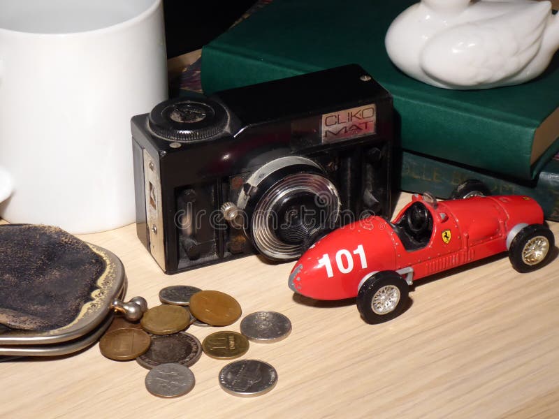 Vintage items scene. editorial photo. Image of vintage - 138996731