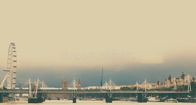 Vintage London Cityscape Border 编辑类库存图片 - 图片 包括有 巡航, 减速火箭: 166880464