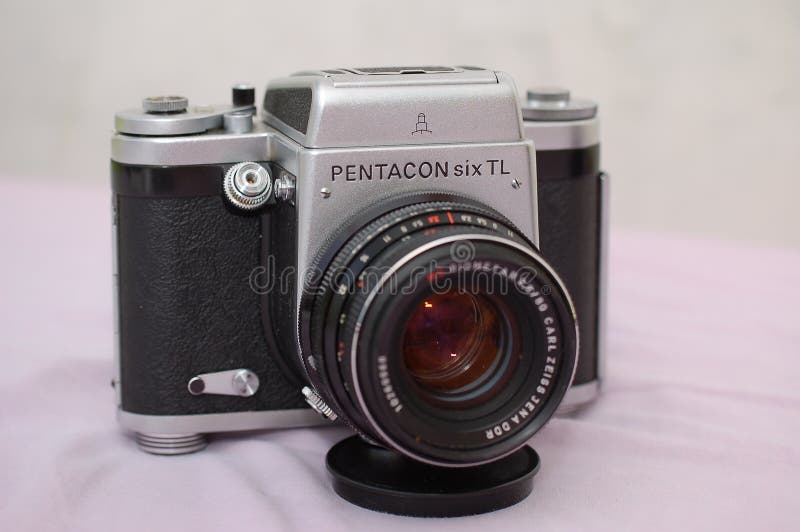 Pentacon six TL editorial photo. Image of pentacon, medium - 104185171