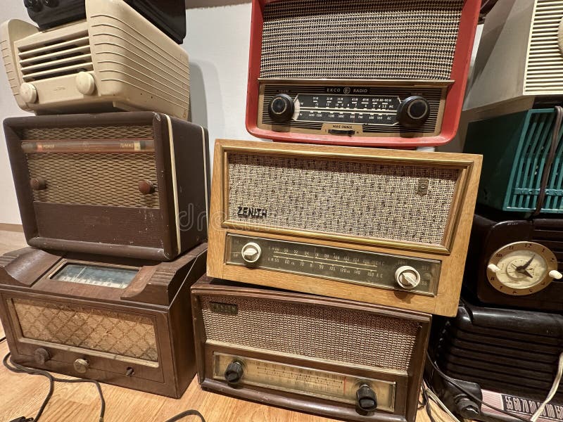 Vintage Radio s editorial photography. Image of vintage - 307031032