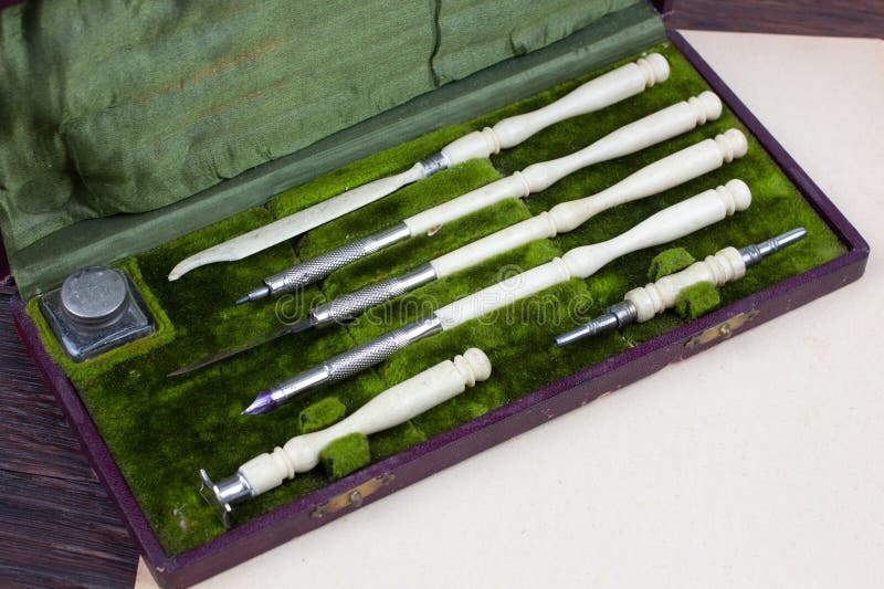 Vintage Retro Writing Tools Set Stock Image - Image of paper, fountain ...