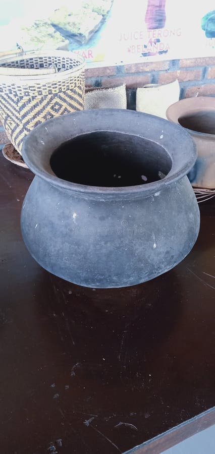 Vintage rice cooker stock photo. Image of antic, vintage - 266184340