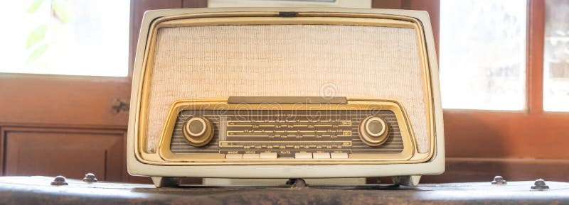 392 Broken Vintage Radio Stock Photos - Free & Royalty-Free Stock ...